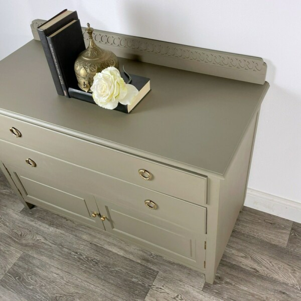 YERN – Green Chest Of Drawers with Cupboard – PakTameer
